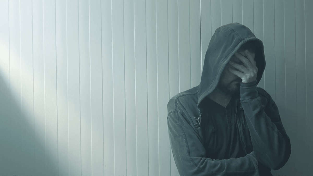 Como lidar com a negação do vício em drogas | Psicólogo